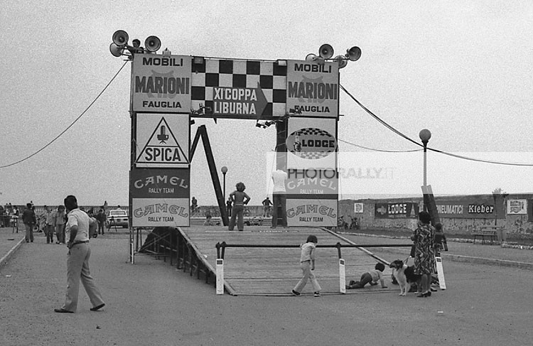 Liburna 1977 - Palco partenze • FOTO - IMMAGINI RALLY Photorally.it